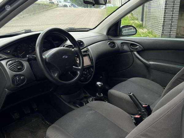 Grey Ford Focus 2002 in Vilnius, with an engine capacity of 1.39 L and mileage of 278 thousand km for 590 €, photo 8 on AUTOMOTO.COM.LV