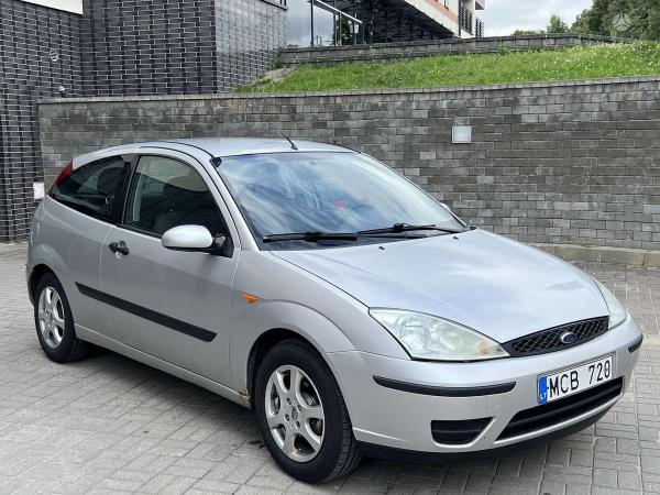 Pelēks Ford Focus 2002 Viļņa, ar dzinēja tilpumu 1.39 L un nobraukumu 278 tūkst. km par 590 €, foto 1 vietnē AUTOMOTO.COM.LV