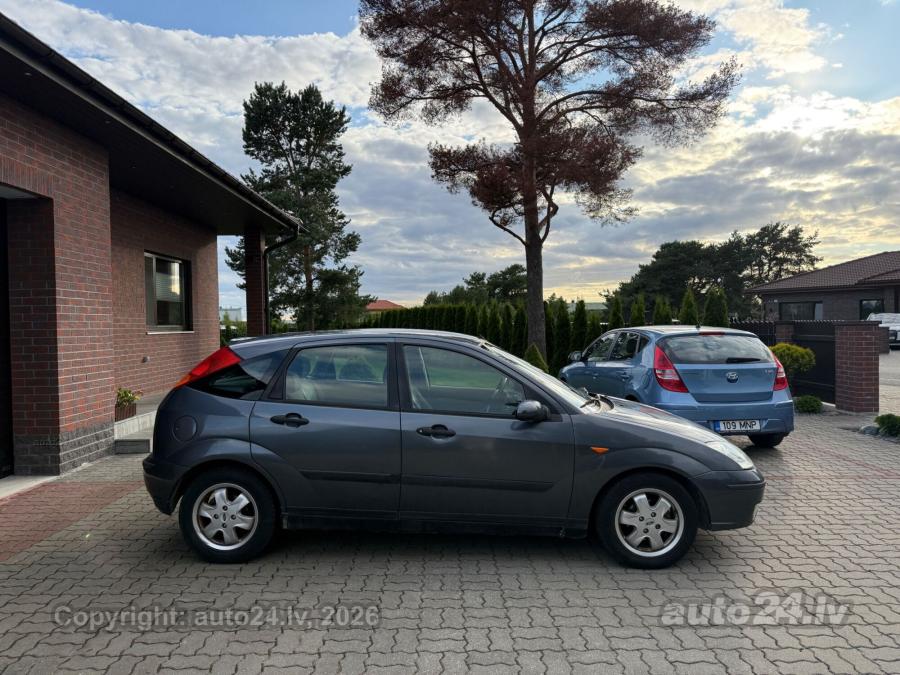 Grey Ford Focus 2003 in Tallinn, with an engine capacity of 1.60 L and mileage of 230 thousand km for 1200 €, photo 6 on AUTOMOTO.COM.LV