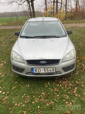 Pelēks Ford Focus 2004 Dobele, ar dzinēja tilpumu 1.60 L un nobraukumu 304 tūkst. km par 1350 €, foto 1 vietnē AUTOMOTO.COM.LV