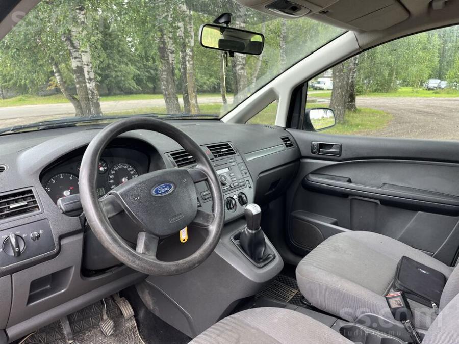 Grey Ford Focus 2004 in Riga, with an engine capacity of 1.60 L and mileage of 182 thousand km for 1030 €, photo 6 on AUTOMOTO.COM.LV