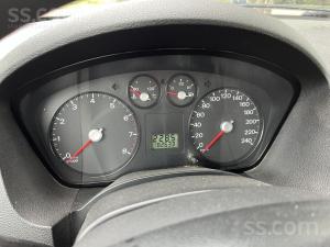Grey Ford Focus 2004 in Riga, with an engine capacity of 1.60 L and mileage of 182 thousand km for 1030 €, photo 8 on AUTOMOTO.COM.LV