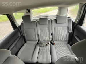 Grey Ford Focus 2004 in Riga, with an engine capacity of 1.60 L and mileage of 182 thousand km for 1030 €, photo 9 on AUTOMOTO.COM.LV