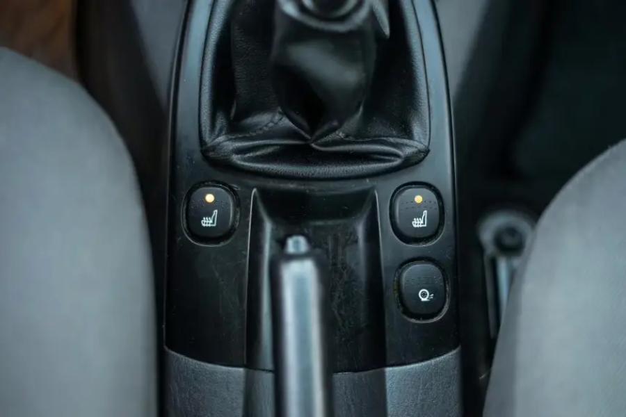 Pelēks Ford Focus 2004 Liepāja, ar dzinēja tilpumu 1.60 L un nobraukumu 181 tūkst. km par 750 €, foto 17 vietnē AUTOMOTO.COM.LV
