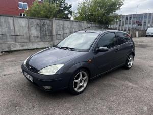 Pelēks Ford Focus 2004 Panevēža, ar dzinēja tilpumu 1.80 L un nobraukumu 275 tūkst. km par 900 €, foto  vietnē AUTOMOTO.COM.LV