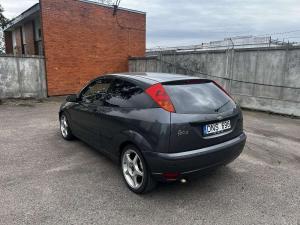 Pelēks Ford Focus 2004 Panevēža, ar dzinēja tilpumu 1.80 L un nobraukumu 275 tūkst. km par 900 €, foto 4 vietnē AUTOMOTO.COM.LV