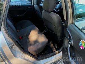 Pelēks Ford Focus 2004 Jūrmala, ar dzinēja tilpumu 1.80 L un nobraukumu 190 tūkst. km par 690 €, foto 7 vietnē AUTOMOTO.COM.LV