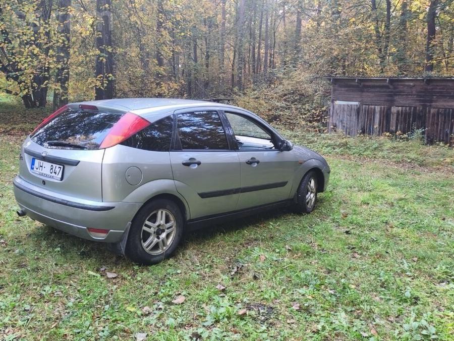 Grey Ford Focus 2004 in Riga, with an engine capacity of 1.60 L and mileage of 223 thousand km for 700 €, photo 5 on AUTOMOTO.COM.LV