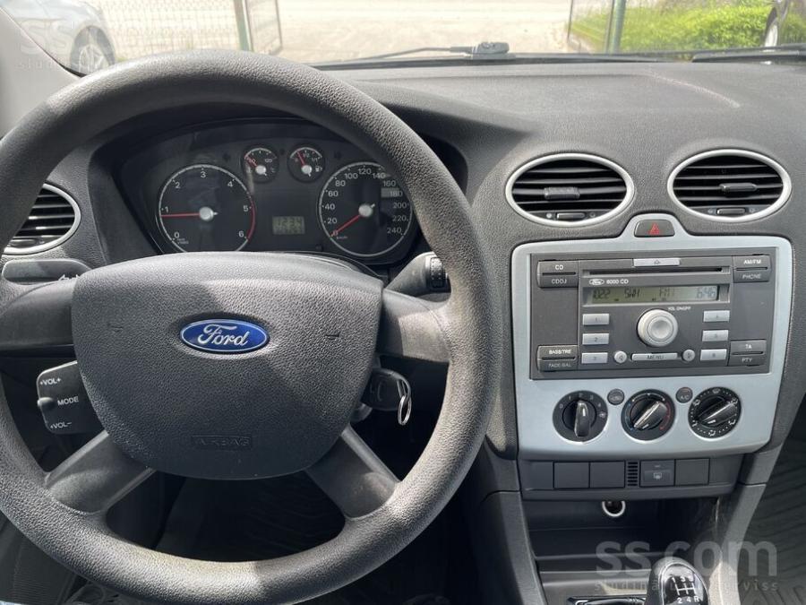 Pelēks Ford Focus 2005 Talsi, ar dzinēja tilpumu 1.60 L un nobraukumu 326 tūkst. km par 1650 €, foto 14 vietnē AUTOMOTO.COM.LV