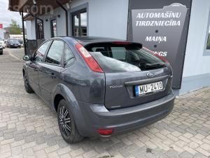 Pelēks Ford Focus 2005 Talsi, ar dzinēja tilpumu 1.60 L un nobraukumu 326 tūkst. km par 1650 €, foto 21 vietnē AUTOMOTO.COM.LV