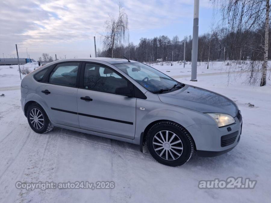 Grey Ford Focus 2005 in Tartu, with an engine capacity of 1.60 L and mileage of 244 thousand km for 1999 €, photo 4 on AUTOMOTO.COM.LV