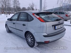 Grey Ford Focus 2005 in Tartu, with an engine capacity of 1.60 L and mileage of 244 thousand km for 1999 €, photo 8 on AUTOMOTO.COM.LV