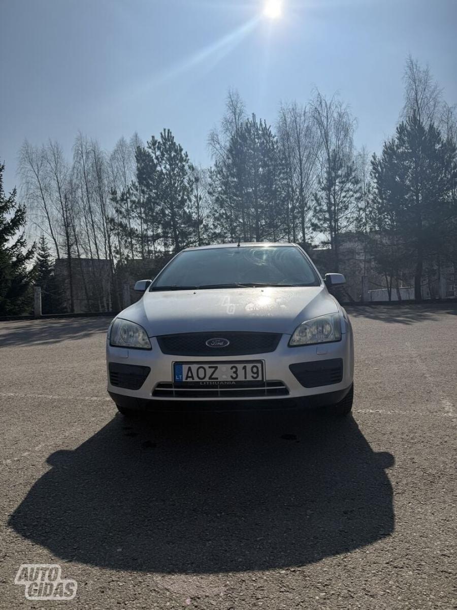 Pelēks Ford Focus 2005 Alīta, ar dzinēja tilpumu 1.60 L un nobraukumu 271 tūkst. km par 700 €, foto 1 vietnē AUTOMOTO.COM.LV