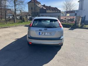 Grey Ford Focus 2005 in Siauliai, with an engine capacity of 2.00 L and mileage of 351 thousand km for 649 €, photo 10 on AUTOMOTO.COM.LV