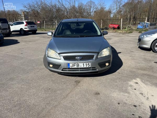 Pelēks Ford Focus 2005 Šauļi, ar dzinēja tilpumu 2.00 L un nobraukumu 351 tūkst. km par 559 €, foto 5 vietnē AUTOMOTO.COM.LV