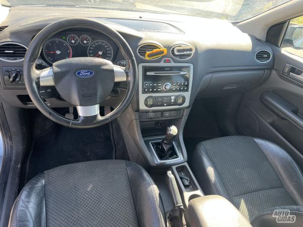 Pelēks Ford Focus 2005 Šauļi, ar dzinēja tilpumu 2.00 L un nobraukumu 351 tūkst. km par 559 €, foto 10 vietnē AUTOMOTO.COM.LV