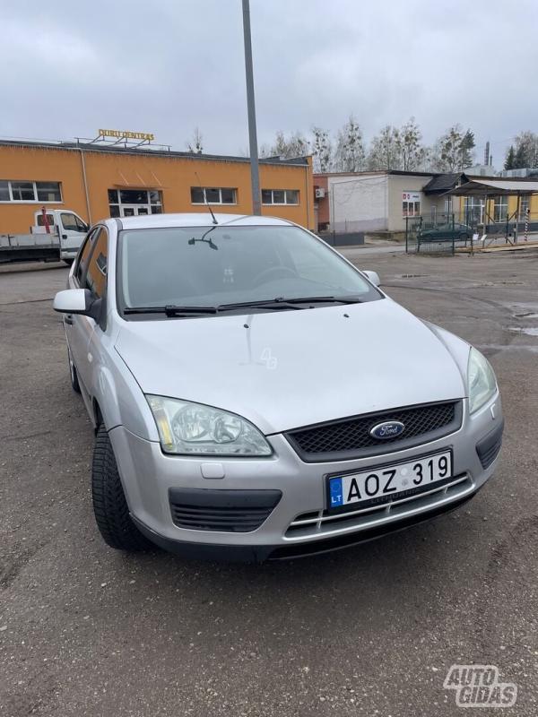 Pelēks Ford Focus 2005 Alīta, ar dzinēja tilpumu 1.60 L un nobraukumu 240 tūkst. km par 1200 €, foto 2 vietnē AUTOMOTO.COM.LV