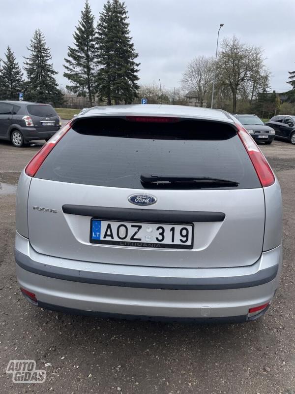 Pelēks Ford Focus 2005 Alīta, ar dzinēja tilpumu 1.60 L un nobraukumu 240 tūkst. km par 1200 €, foto 5 vietnē AUTOMOTO.COM.LV