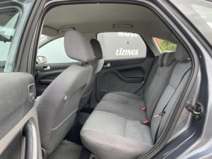 Grey Ford Focus 2005 in Riga, with an engine capacity of 1.60 L and mileage of 326 thousand km for 1850 €, photo 4 on AUTOMOTO.COM.LV