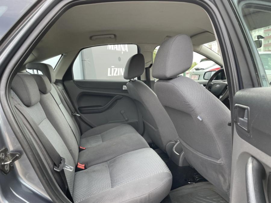 Grey Ford Focus 2005 in Riga, with an engine capacity of 1.60 L and mileage of 326 thousand km for 1850 €, photo 20 on AUTOMOTO.COM.LV