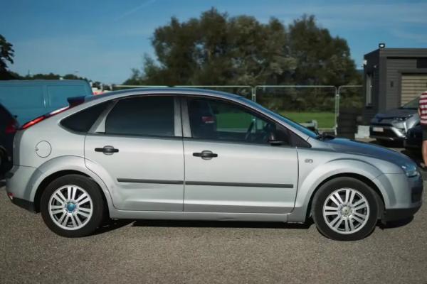 Grey Ford Focus 2005 in Liepaja, with an engine capacity of 1.60 L and mileage of 140 thousand km for 2200 €, photo 6 on AUTOMOTO.COM.LV