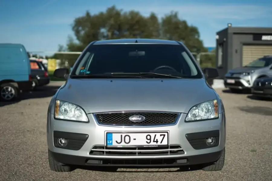 Grey Ford Focus 2005 in Liepaja, with an engine capacity of 1.60 L and mileage of 140 thousand km for 2200 €, photo 9 on AUTOMOTO.COM.LV