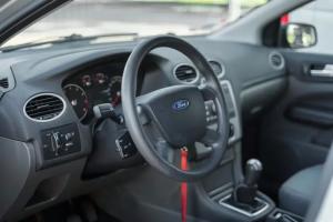 Grey Ford Focus 2005 in Liepaja, with an engine capacity of 1.60 L and mileage of 140 thousand km for 2200 €, photo 10 on AUTOMOTO.COM.LV