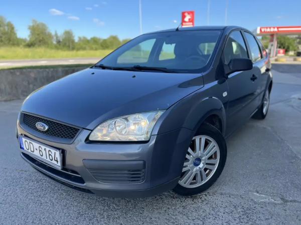 Grey Ford Focus 2005 in Jekabpils, with an engine capacity of 1.60 L and mileage of 224 thousand km for 2590 €, photo 1 on AUTOMOTO.COM.LV