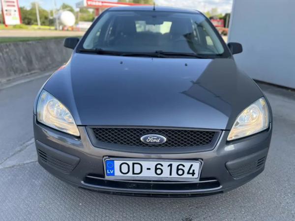 Grey Ford Focus 2005 in Jekabpils, with an engine capacity of 1.60 L and mileage of 224 thousand km for 2590 €, photo 4 on AUTOMOTO.COM.LV