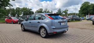 Pelēks Ford Focus 2005 Valmiera, ar dzinēja tilpumu 1.60 L un nobraukumu 227 tūkst. km par 800 €, foto 5 vietnē AUTOMOTO.COM.LV