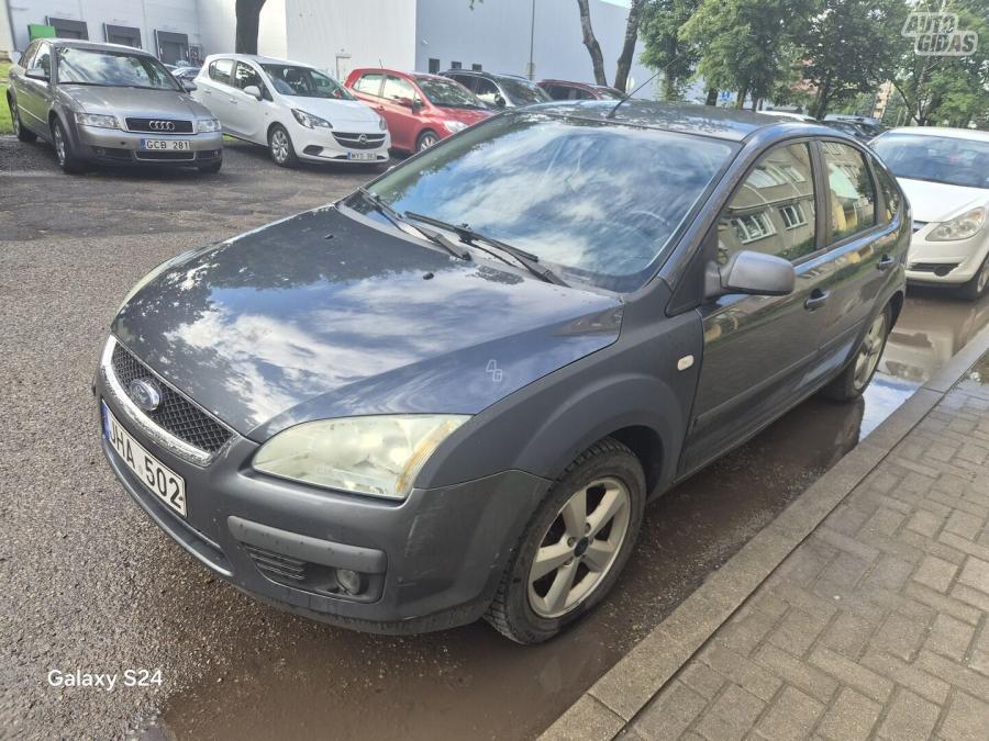 Grey Ford Focus 2005 in Kaunas, with an engine capacity of 1.60 L and mileage of 215 thousand km for 900 €, photo 3 on AUTOMOTO.COM.LV