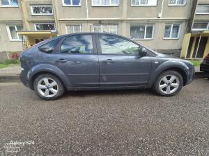 Grey Ford Focus 2005 in Kaunas, with an engine capacity of 1.60 L and mileage of 215 thousand km for 900 €, photo 6 on AUTOMOTO.COM.LV