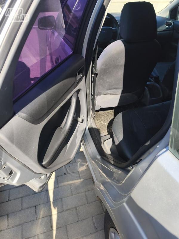 Pelēks Ford Focus 2005 Gargždai, ar dzinēja tilpumu 1.60 L un nobraukumu 218 tūkst. km par 1499 €, foto 4 vietnē AUTOMOTO.COM.LV