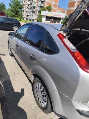 Pelēks Ford Focus 2005 Gargždai, ar dzinēja tilpumu 1.60 L un nobraukumu 218 tūkst. km par 1499 €, foto 6 vietnē AUTOMOTO.COM.LV