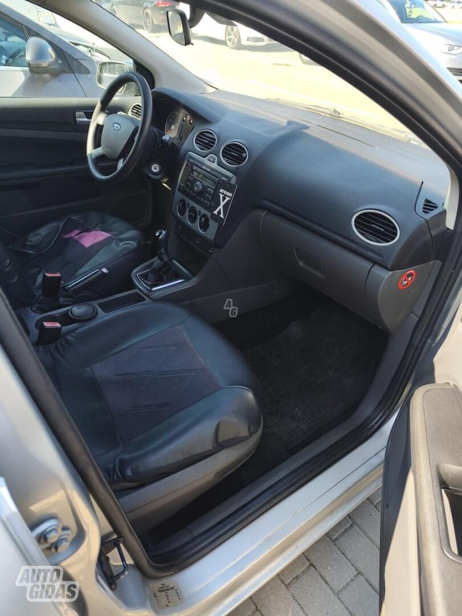Pelēks Ford Focus 2005 Gargždai, ar dzinēja tilpumu 1.60 L un nobraukumu 218 tūkst. km par 1499 €, foto 8 vietnē AUTOMOTO.COM.LV
