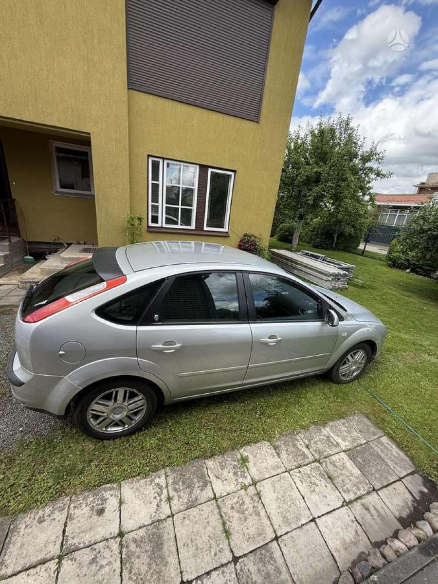 Pelēks Ford Focus 2005 Panevēža, ar dzinēja tilpumu 0.00 L un nobraukumu 265 tūkst. km par 1500 €, foto 3 vietnē AUTOMOTO.COM.LV
