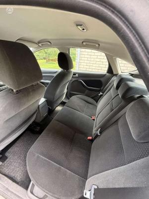 Pelēks Ford Focus 2005 Panevēža, ar dzinēja tilpumu 0.00 L un nobraukumu 265 tūkst. km par 1500 €, foto 6 vietnē AUTOMOTO.COM.LV