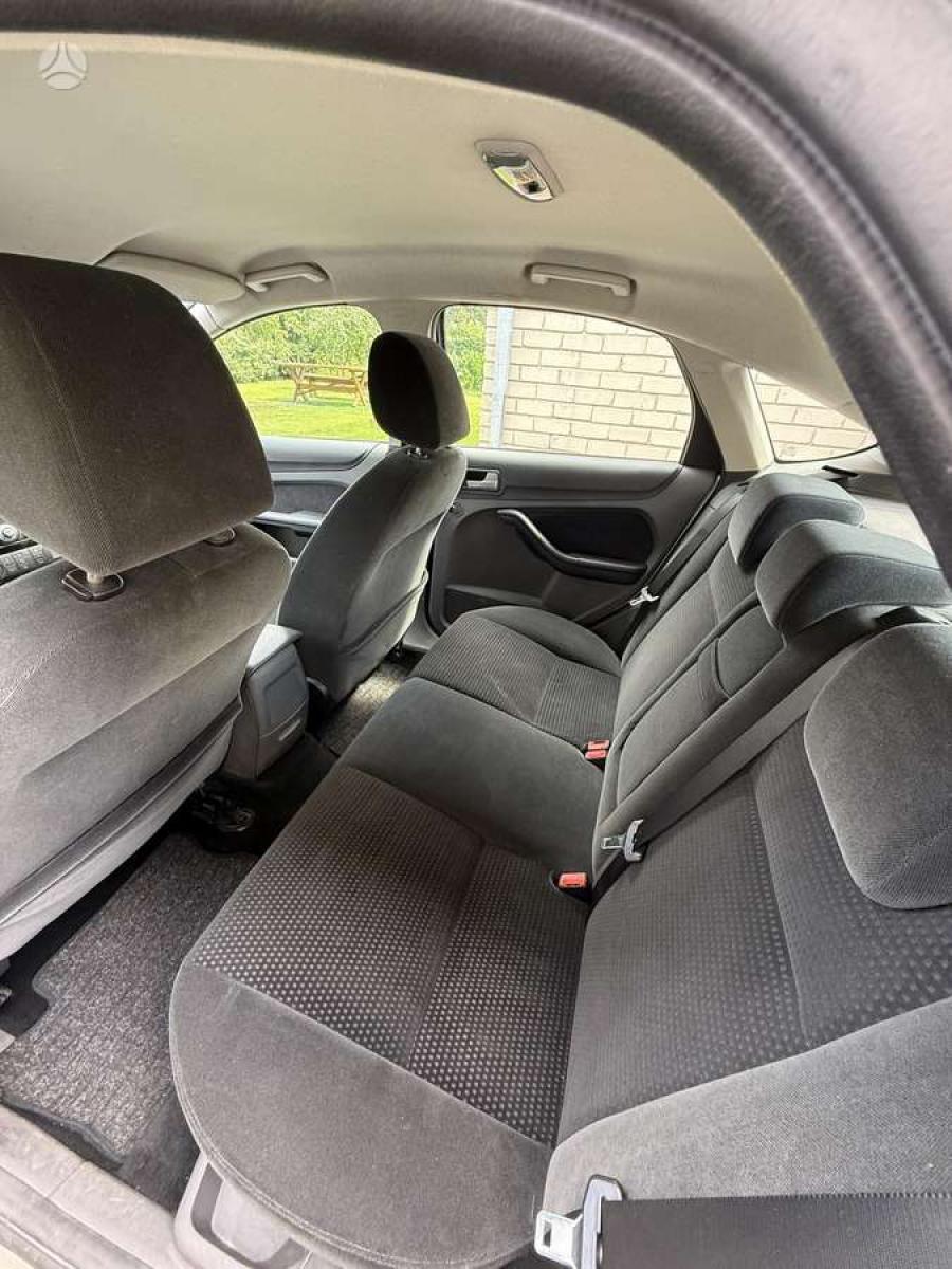 Pelēks Ford Focus 2005 Panevēža, ar dzinēja tilpumu 0.00 L un nobraukumu 265 tūkst. km par 1500 €, foto 6 vietnē AUTOMOTO.COM.LV