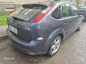 Pelēks Ford Focus 2005 Kauņa, ar dzinēja tilpumu 1.60 L un nobraukumu 215 tūkst. km par 900 €, foto 5 vietnē AUTOMOTO.COM.LV