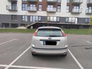 Pelēks Ford Focus 2005 Viļņa, ar dzinēja tilpumu 1.60 L un nobraukumu 240 tūkst. km par 600 €, foto 3 vietnē AUTOMOTO.COM.LV