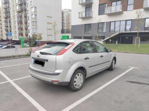Pelēks Ford Focus 2005 Viļņa, ar dzinēja tilpumu 1.60 L un nobraukumu 240 tūkst. km par 600 €, foto 5 vietnē AUTOMOTO.COM.LV