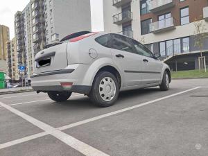 Pelēks Ford Focus 2005 Viļņa, ar dzinēja tilpumu 1.60 L un nobraukumu 240 tūkst. km par 600 €, foto 6 vietnē AUTOMOTO.COM.LV