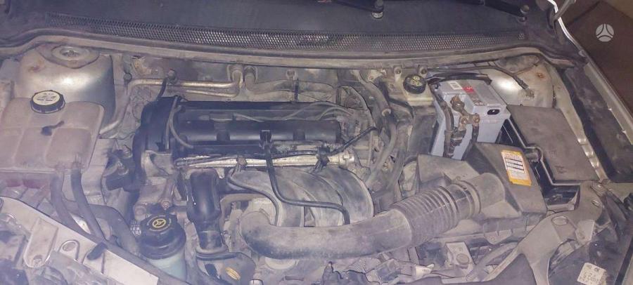 Pelēks Ford Focus 2005 Viļņa, ar dzinēja tilpumu 1.60 L un nobraukumu 240 tūkst. km par 600 €, foto 12 vietnē AUTOMOTO.COM.LV