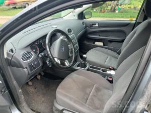 Grey Ford Focus 2005 in Kuldiga, with an engine capacity of 1.60 L and mileage of 248 thousand km for 525 €, photo  on AUTOMOTO.COM.LV