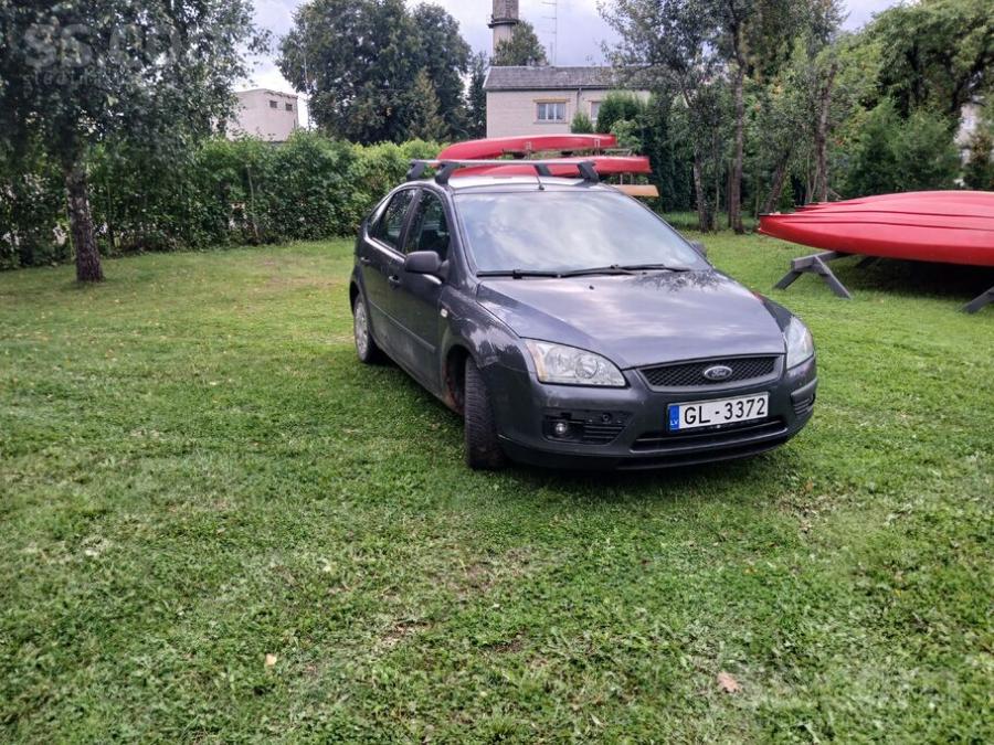 Grey Ford Focus 2005 in Kuldiga, with an engine capacity of 1.60 L and mileage of 248 thousand km for 525 €, photo 7 on AUTOMOTO.COM.LV