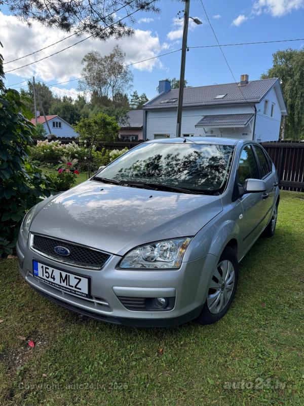 Pelēks Ford Focus 2005 Tallina, ar dzinēja tilpumu 1.60 L un nobraukumu 93 tūkst. km par 1899 €, foto 1 vietnē AUTOMOTO.COM.LV