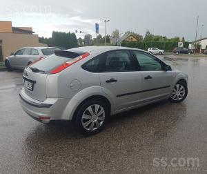 Pelēks Ford Focus 2005 Jelgava, ar dzinēja tilpumu 1.60 L un nobraukumu 361 tūkst. km par 1250 €, foto 3 vietnē AUTOMOTO.COM.LV