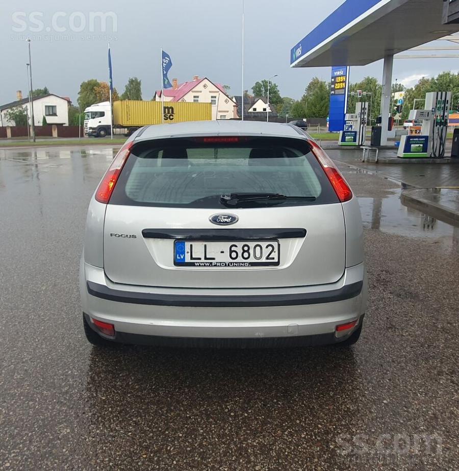 Pelēks Ford Focus 2005 Jelgava, ar dzinēja tilpumu 1.60 L un nobraukumu 361 tūkst. km par 1250 €, foto 6 vietnē AUTOMOTO.COM.LV