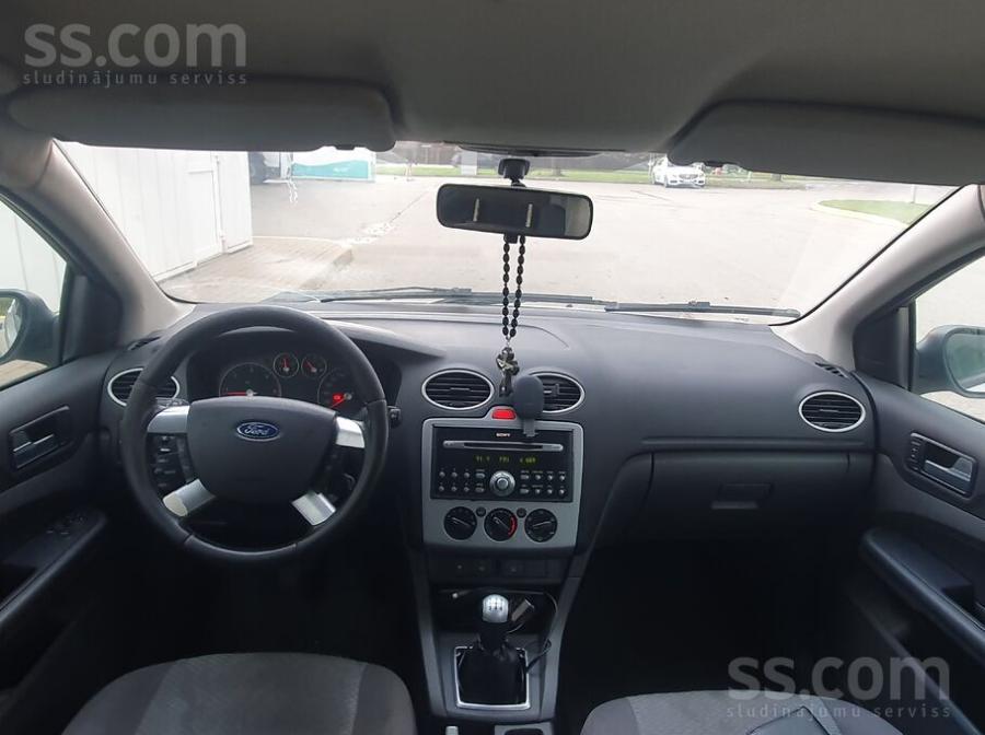 Pelēks Ford Focus 2005 Jelgava, ar dzinēja tilpumu 1.60 L un nobraukumu 361 tūkst. km par 1250 €, foto 7 vietnē AUTOMOTO.COM.LV