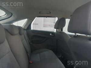 Pelēks Ford Focus 2005 Jelgava, ar dzinēja tilpumu 1.60 L un nobraukumu 361 tūkst. km par 1250 €, foto 14 vietnē AUTOMOTO.COM.LV